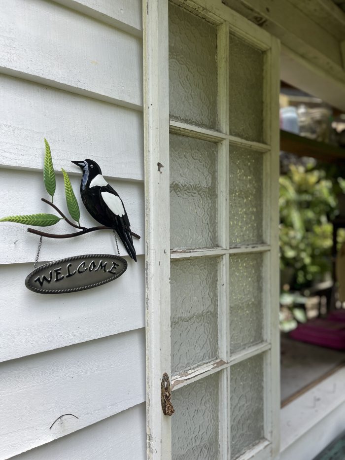 Metal Magpie Welcome Hanging Wall Art