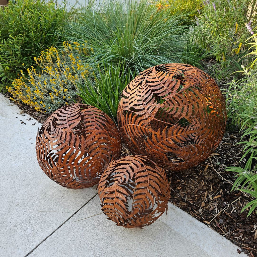 Small Fern Rusted Ball Metal Garden Art – Homewares on Point